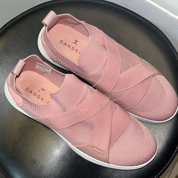 Danskin | Shoes | Danskin Girls Elite Slip Onsneaker Size 9 Pink | Poshmark